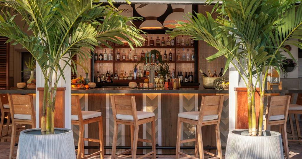 Tides Beachside Bar & Grill | Florida Keys & Key West